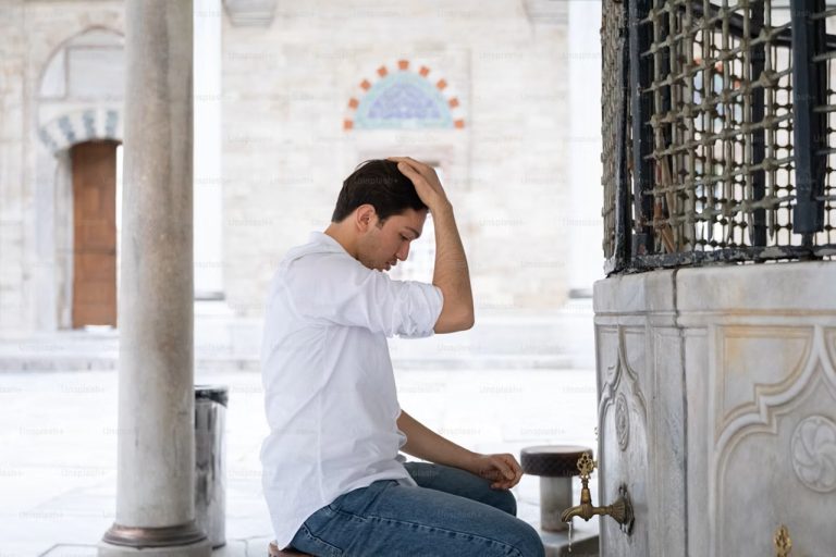 Fajr Prayer Time Today in Riyadh, Dubai, Doha & More