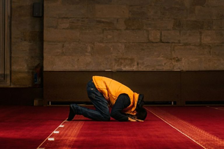 Maghrib Prayer Time Today – Ramadan 2026 Iftar Guide