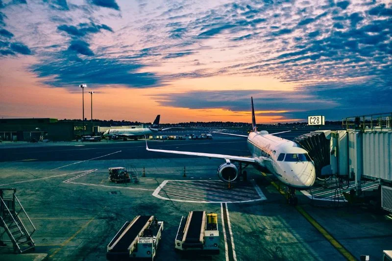 UAE Travel Alerts Apps 2026: Flight & Transit Updates Today!